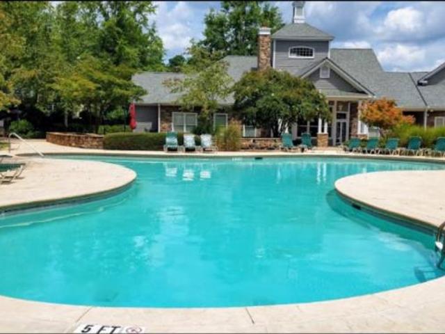 3 Br, 3 bath, Single Family 518 Sandringham Dr