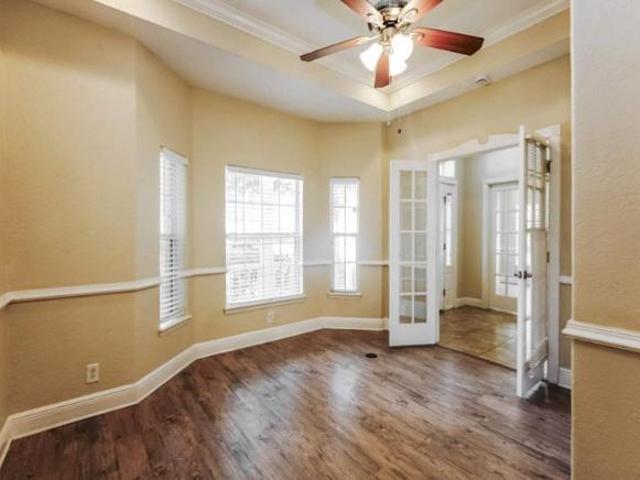 3 Br, 3 bath, Single Family 5248 Chiswick Cir