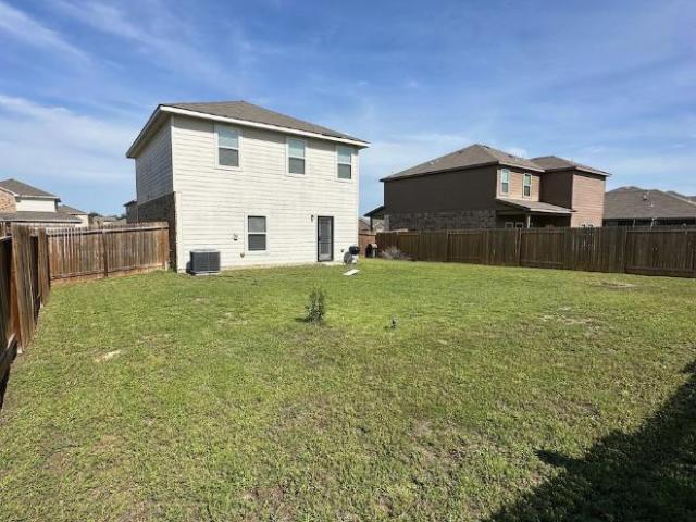 3 Br, 3 bath, Single Family 6525 Underwood Way