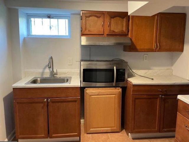 3 Br, 3 bath, Single Family 6603 Red Top Rd