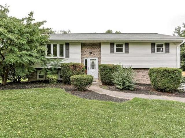 3 Br, 3 bath, Single Family 668 Sand Hill Road