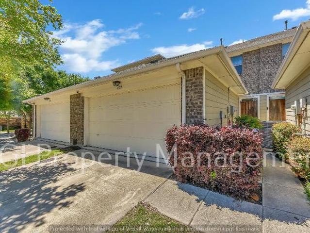 3 Br, 3 bath, Single Family 679 Emily Ln