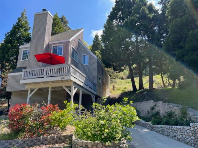 3 Br, 3 bath, Single Family 609 Karenken Pines Drive