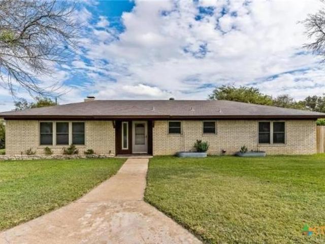 3 Br, 3 bath, Single Family 613 Cedar Drive