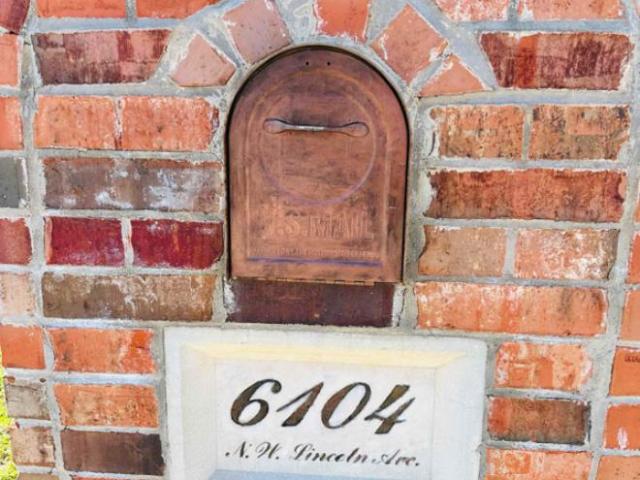 3 Br, 3 bath, Single Family 6104 Nw Lincoln Ave