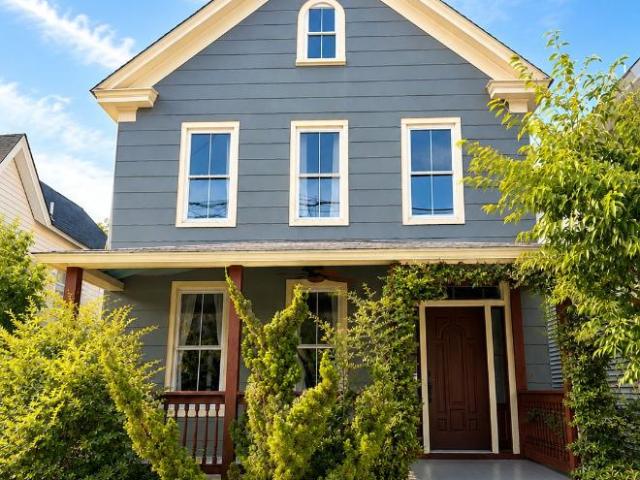 3 Br, 3 bath, Single Family 611 Randolph Ave