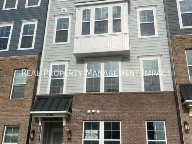 3 Br, 3 bath, Single Family 616 Market Grove Dr