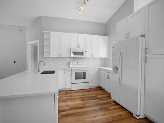 3 Br, 3 bath, Single Family 6216 Mullin Street