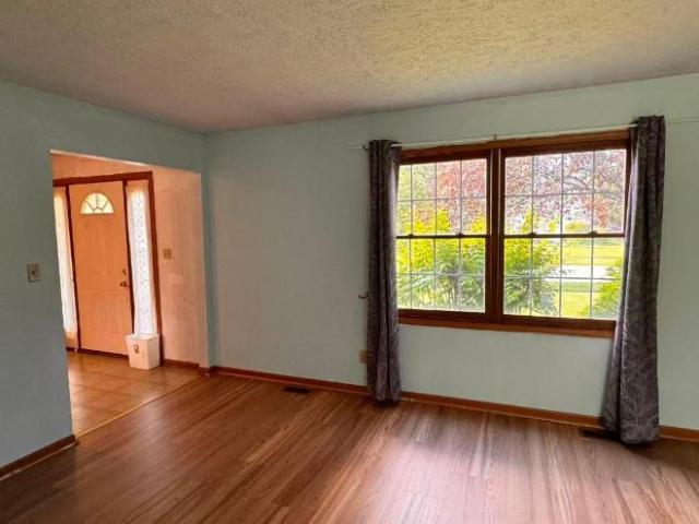 3 Br, 3 bath, Single Family 626 Harrison Road