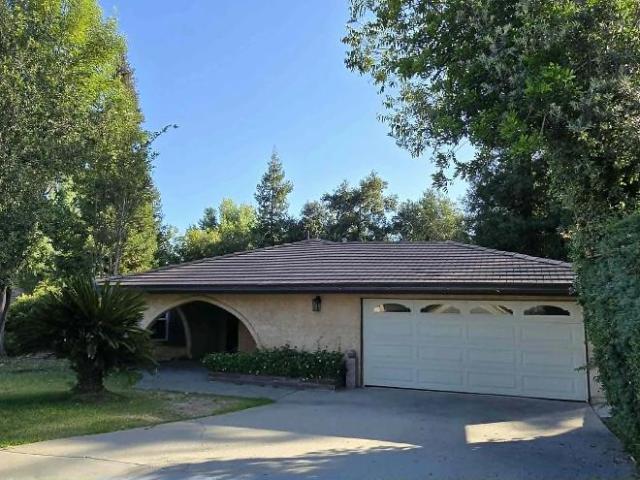 3 Br, 3 bath, Single Family 740 Katherine Ln
