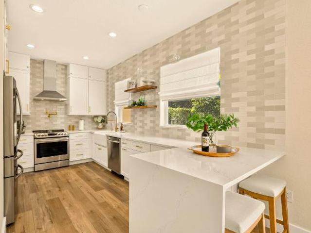 3 Br, 3 bath, Single Family 7630 Topiary Avenue