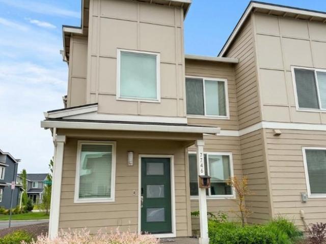 3 Br, 3 bath, Single Family 7746 SE Youngs St