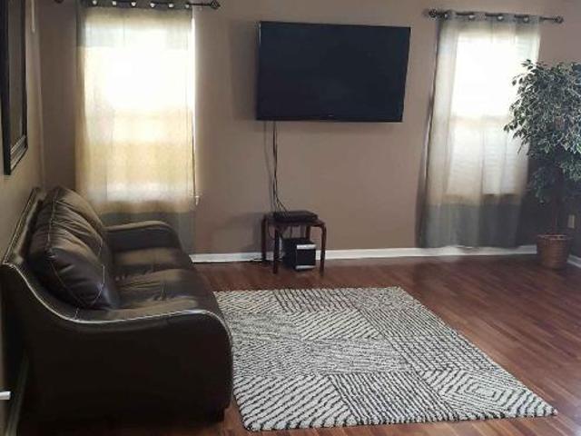 3 Br, 3 bath, Single Family 7814 Rocky Glen Pl