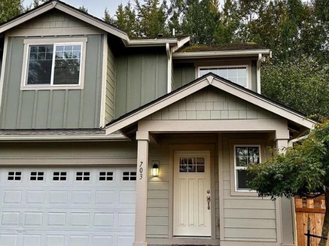 3 Br, 3 bath, Single Family 703 Kodiak Ln