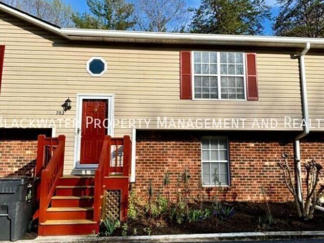 3 Br, 3 bath, Single Family 702 Goose Meadow Drive