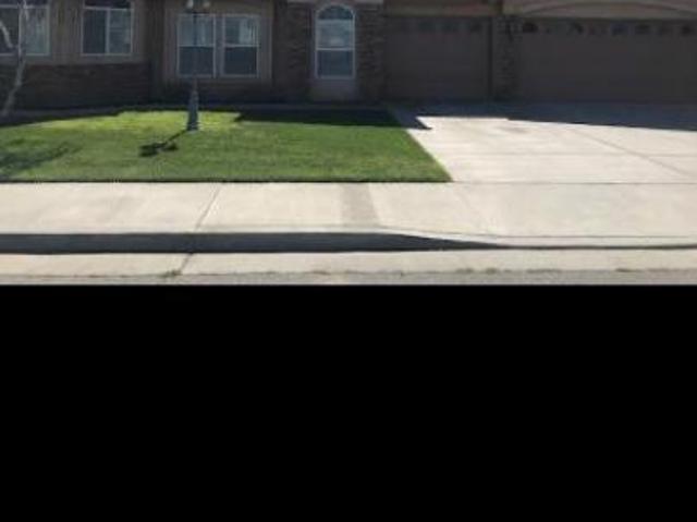 3 Br, 3 bath, Single Family 702 S 11th Ave
