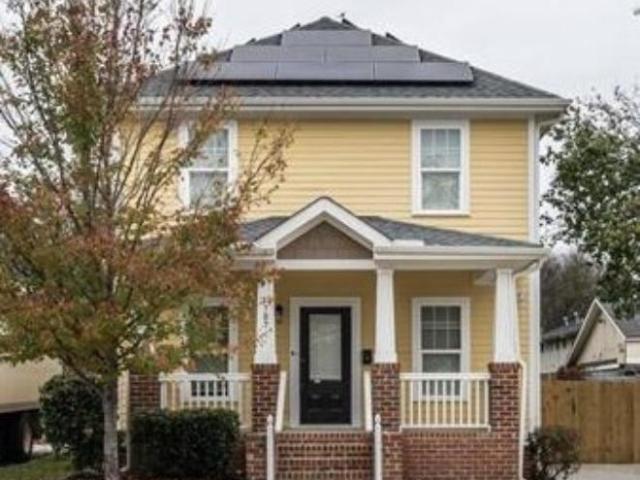 3 Br, 3 bath, Single Family 707 E Martin