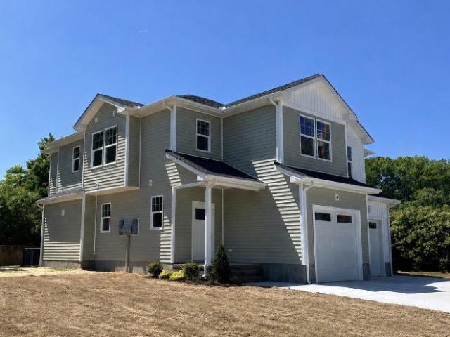 3 Br, 3 bath, Single Family 705 Hilltop Rd