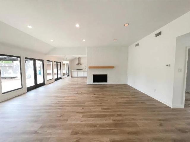 3 Br, 3 bath, Single Family 7122 Winding Creek Rd