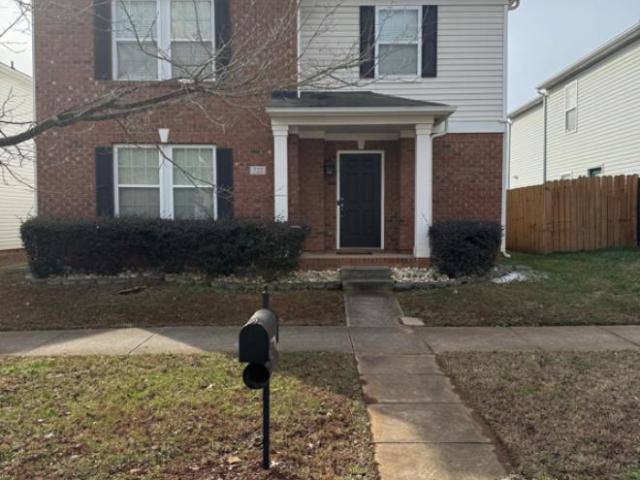3 Br, 3 bath, Single Family 722 Sinclair Dr