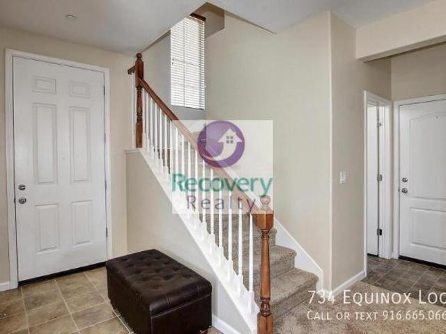 3 Br, 3 bath, Single Family 734 Equinox Loop