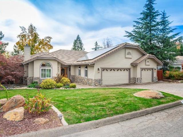 3 Br, 3 bath, Single Family 841 Oak Crest Circle