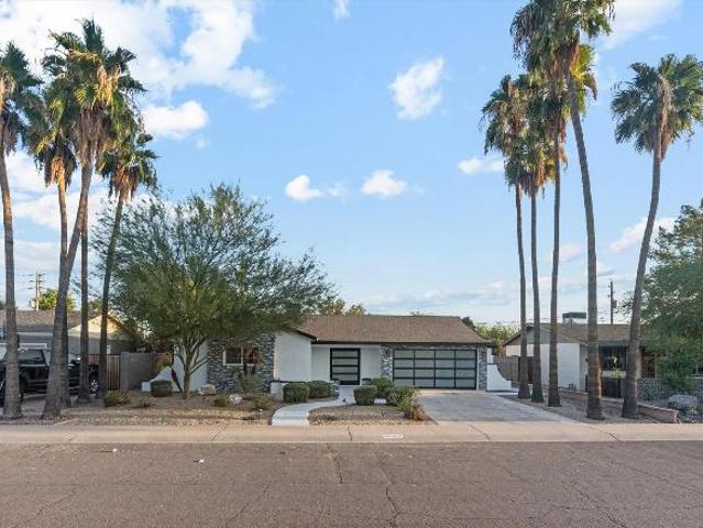 3 Br, 3 bath, Single Family 8525 E Clarendon Ave