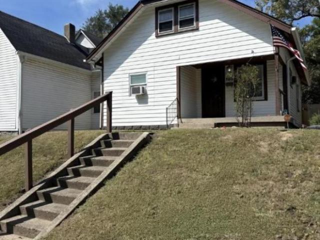 3 Br, 3 bath, Single Family 866 W 25th St