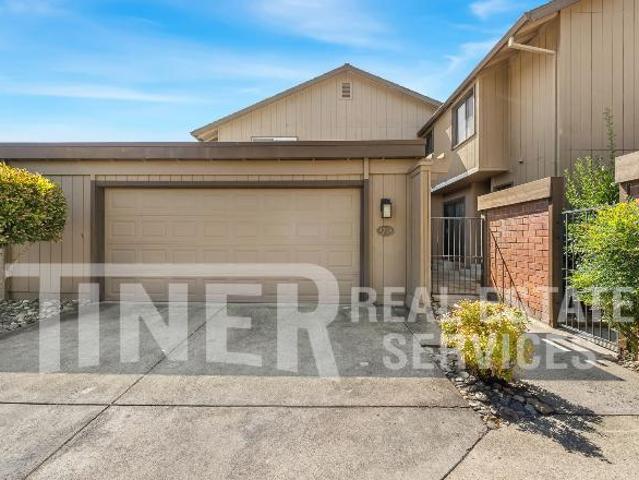 3 Br, 3 bath, Single Family 8708 Bluff Lane