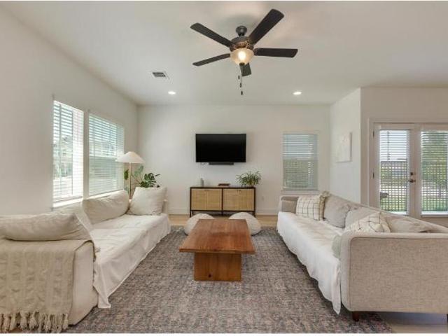 3 Br, 3 bath, Single Family 8801 Looksee Lane