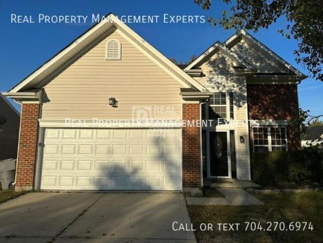 3 Br, 3 bath, Single Family 8815 Firestreak Dr