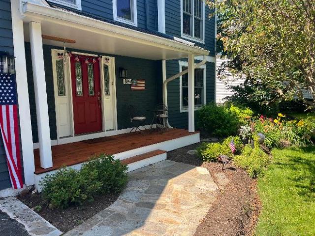 3 Br, 3 bath, Single Family 889 E Stonebridge Ct