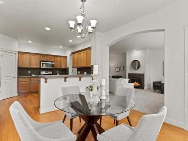 3 Br, 3 bath, Single Family 8020 NE 20th St