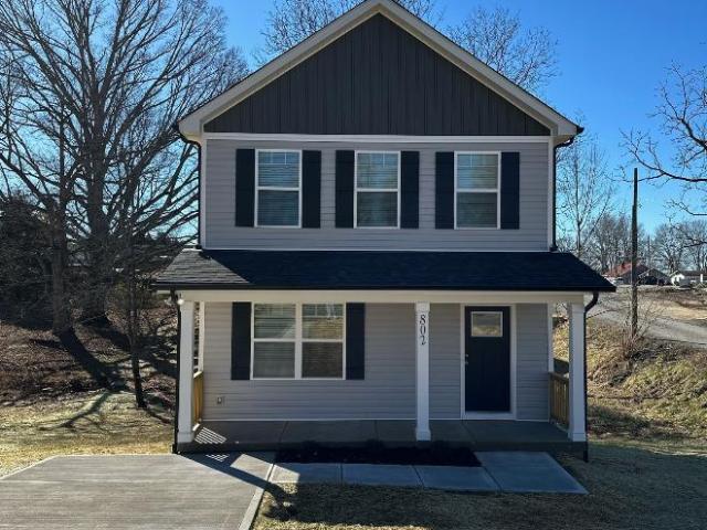 3 Br, 3 bath, Single Family 802 Union St