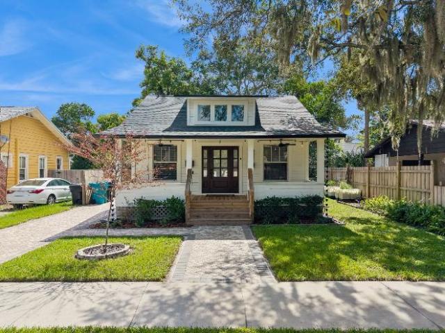 3 Br, 3 bath, Single Family 809 N Hyer Ave