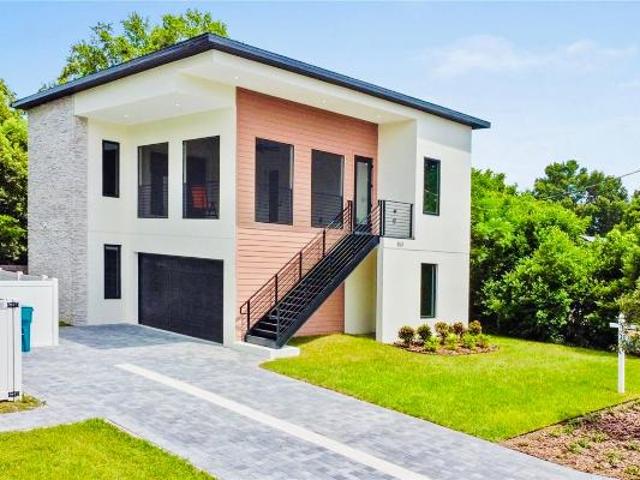 3 Br, 3 bath, Single Family 823 La Salle Ave