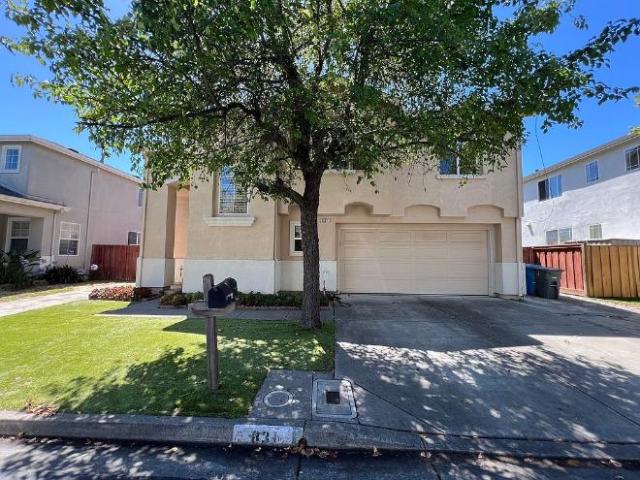 3 Br, 3 bath, Single Family 831 Spring Mountain Ln