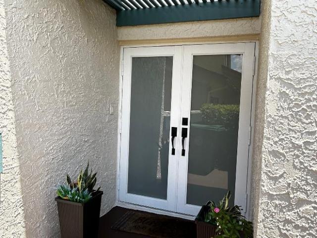 3 Br, 3 bath, Single Family 8321 SW 39th Ct