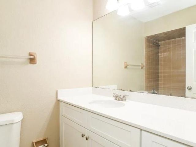 3 Br, 3 bath, Single Family 8330 Country Creek Blvd