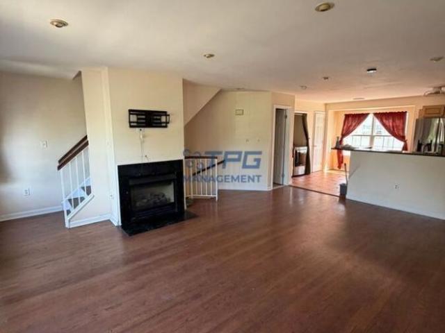3 Br, 3 bath, Single Family 83 Nathan Blvd