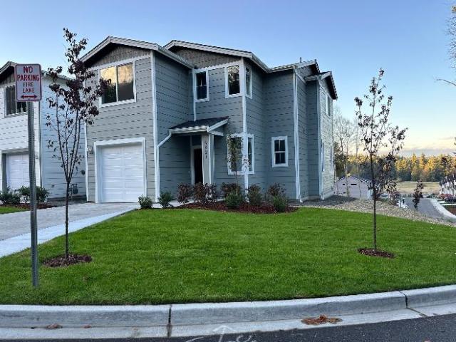3 Br, 3 bath, Single Family 9421 Fairhaven Cir NE