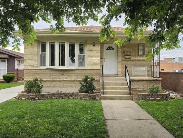 3 Br, 3 bath, Single Family 9433 S Massasoit Ave