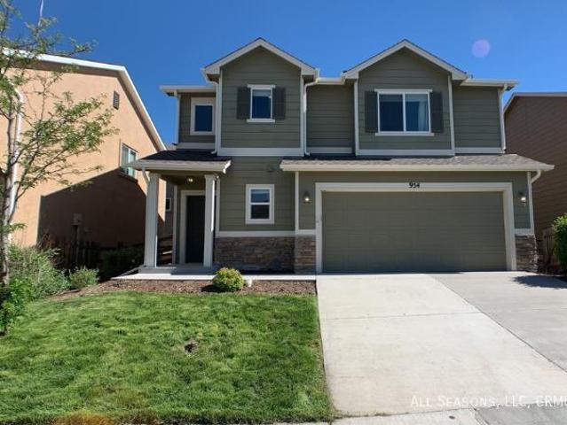 3 Br, 3 bath, Single Family 954 Diamond Rim Dr