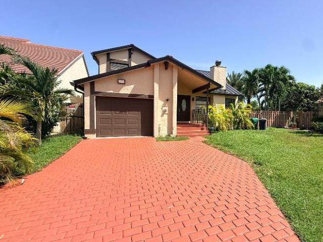 3 Br, 3 bath, Single Family 9645 SW 148th Pl