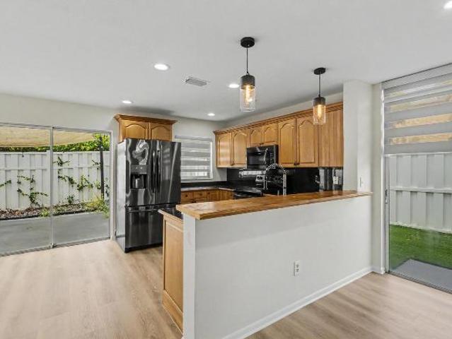 3 Br, 3 bath, Single Family 9825 NW 2nd Court