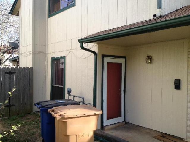 3 Br, 3 bath, Single Family 9009 Sedgemoor Trl