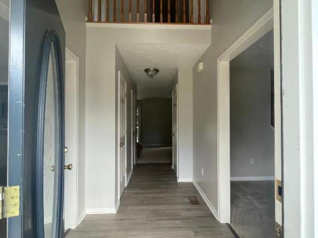 3 Br, 3 bath, Single Family 9035 Mullen Rd