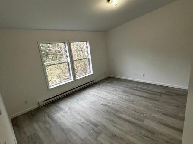 3 Br, 3 bath, Single Family 9294 Bluebird Ct