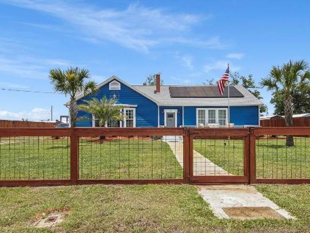 3 Br, 3 bath, Single Family 930 Grace Ave