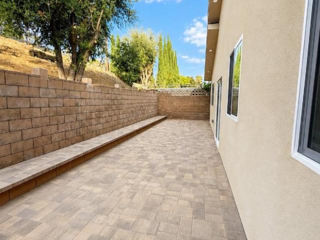 3 Br, 3 bath, Single Family 9346 Creemore Dr
